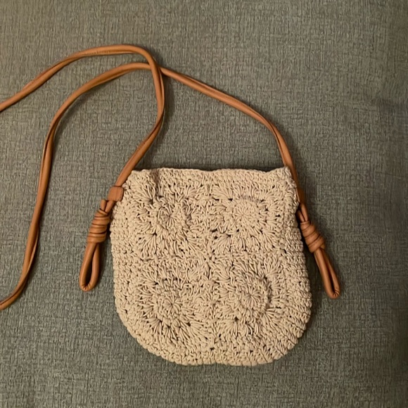 Universal Thread | Bags | Universal Thread Straw Crossbody | Poshmark